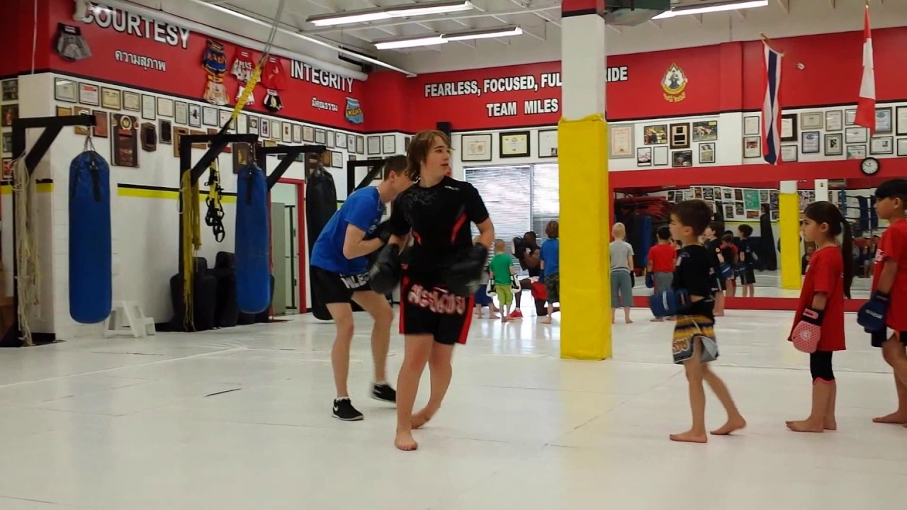 Kickboxing - Mike Miles Muay Thai - YouTube