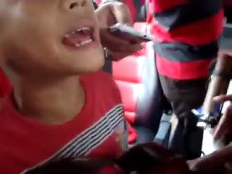 Virall..ngakak..lucu..gokil..Anak kecil ngamen di bis lirik SUNDA