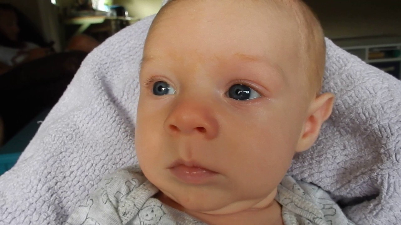 Staring at a lamp and a half yawn at the end - YouTube