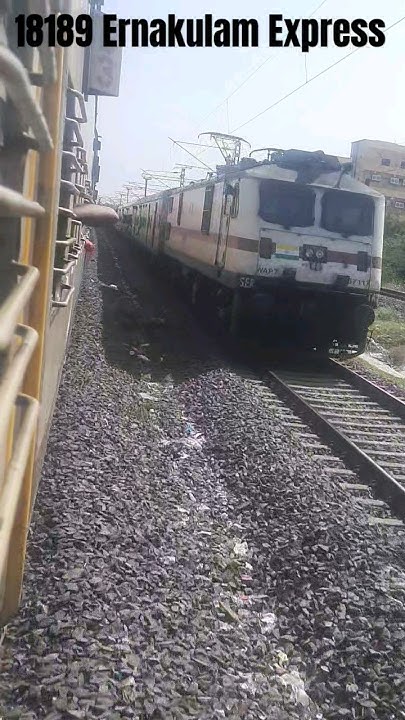 37117 Tatanagar WAP-7 Hauling 18189 TATA-ERS Ernakulam Express | On Board 17405 Krishna Express ...