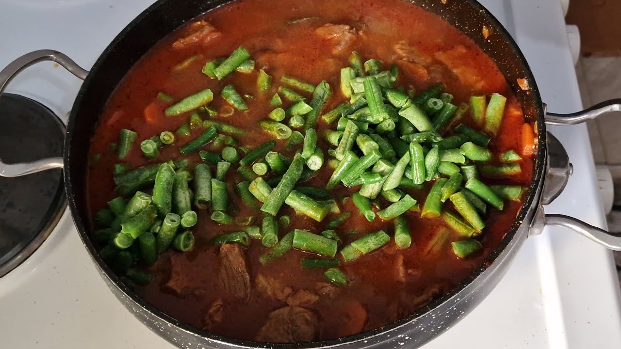 Gjelle me Bishtaja. Recet Tradicionale si kajmak - YouTube