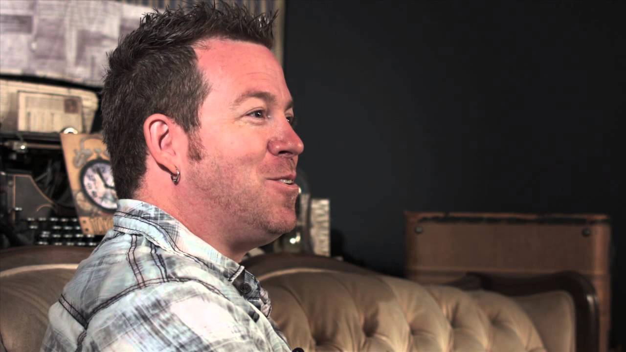 Meet the Designer: Tim Holtz - Sizzix - YouTube