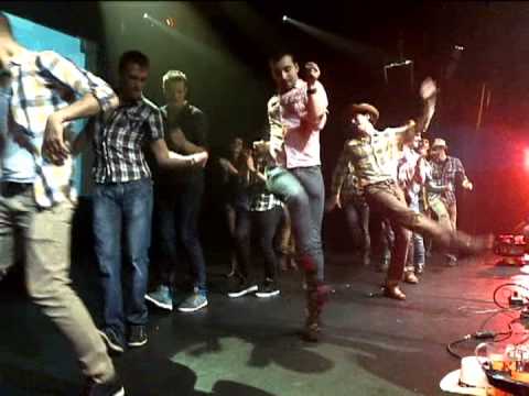 Flash Mob / Line Dance "I like it, I love it" - Sylvie Vartan - YouTube