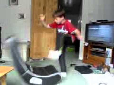 funny gaming chair fail - YouTube