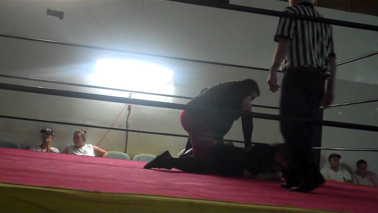 Daniel Gunner vs Simon Bane (Devin Lee Joins after match) - YouTube