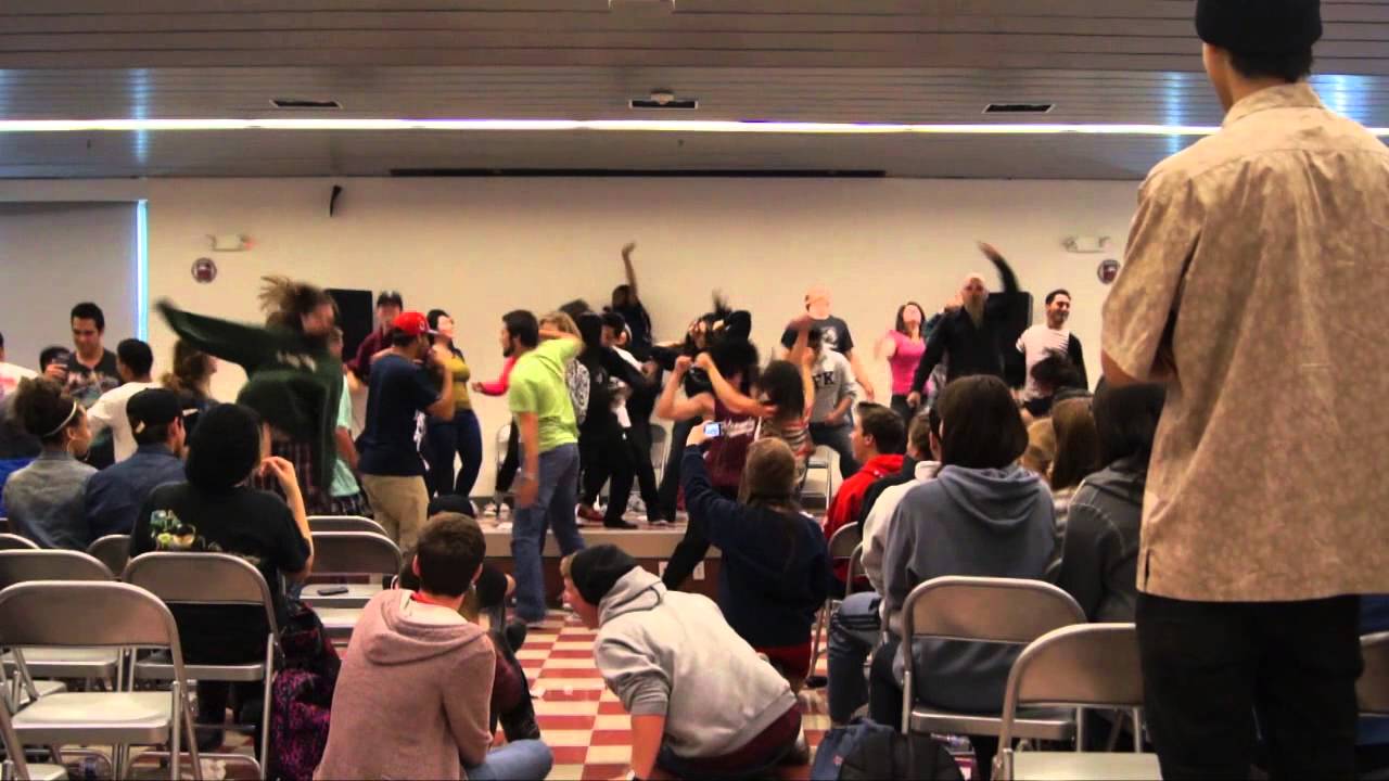 Harlem Shake at JFK Middle college - YouTube