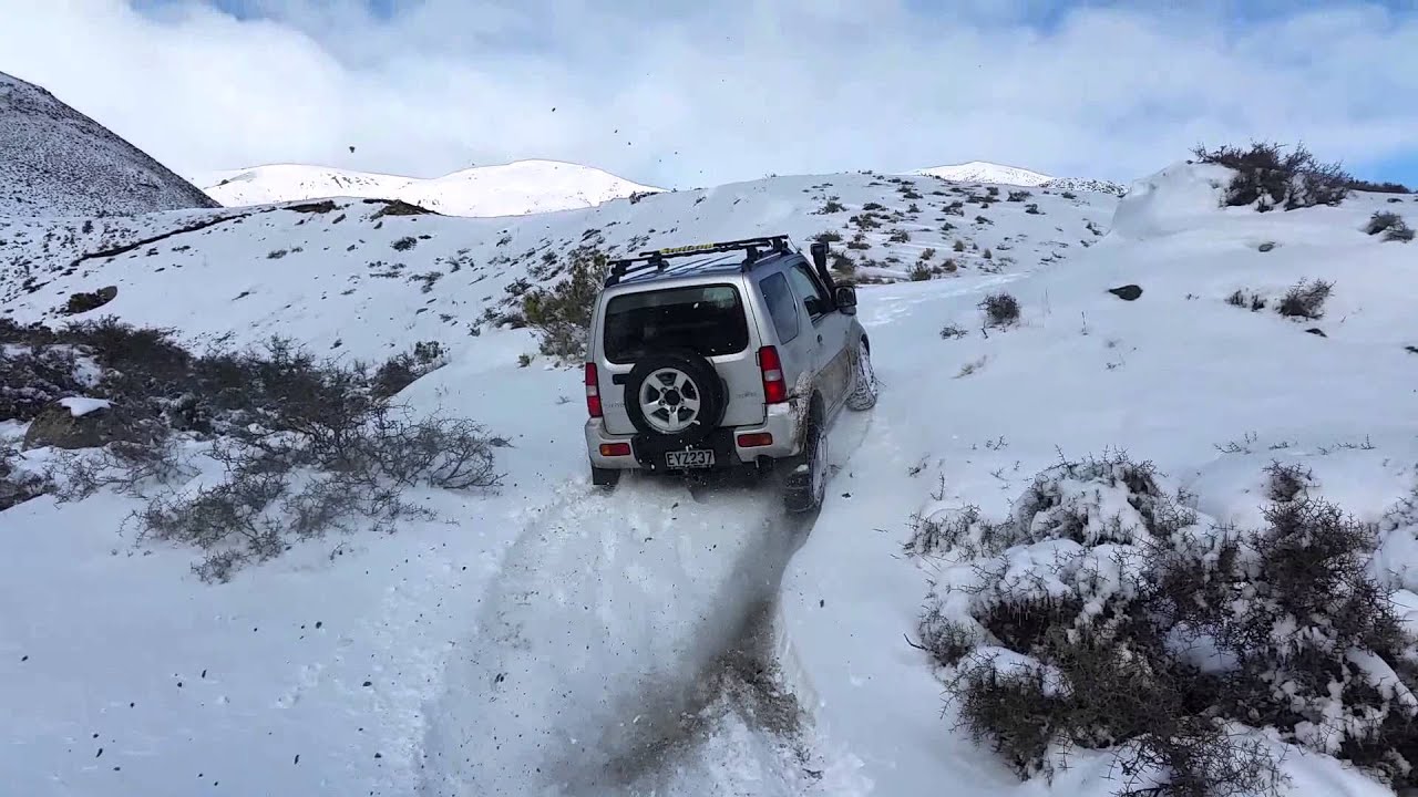Suzuki Jimny in the snow - YouTube