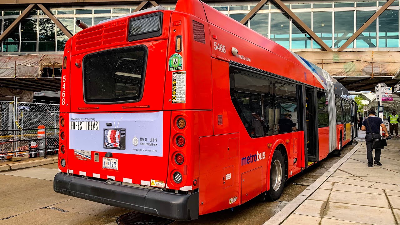 WMATA Metrobus 2015 New Flyer Xcelsior XDE60 #5468 On Blue Line Shuttle ...
