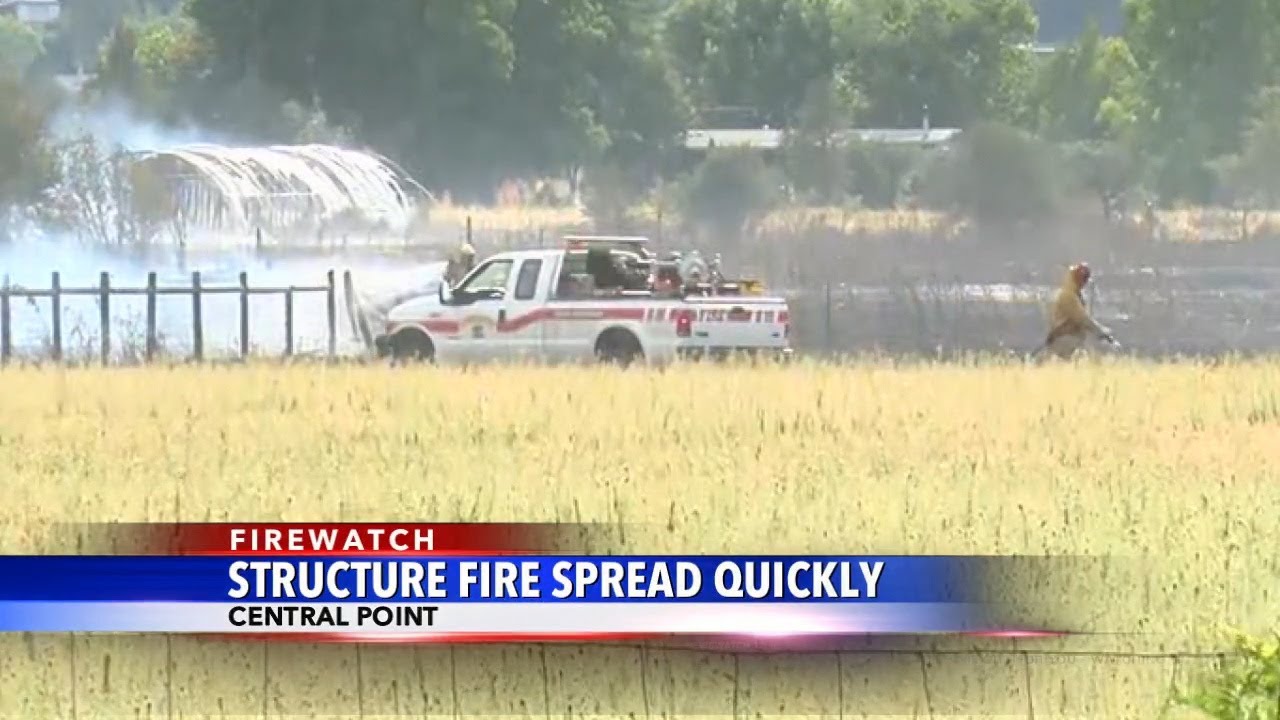 Structure fire spread quickly in Central Point - YouTube