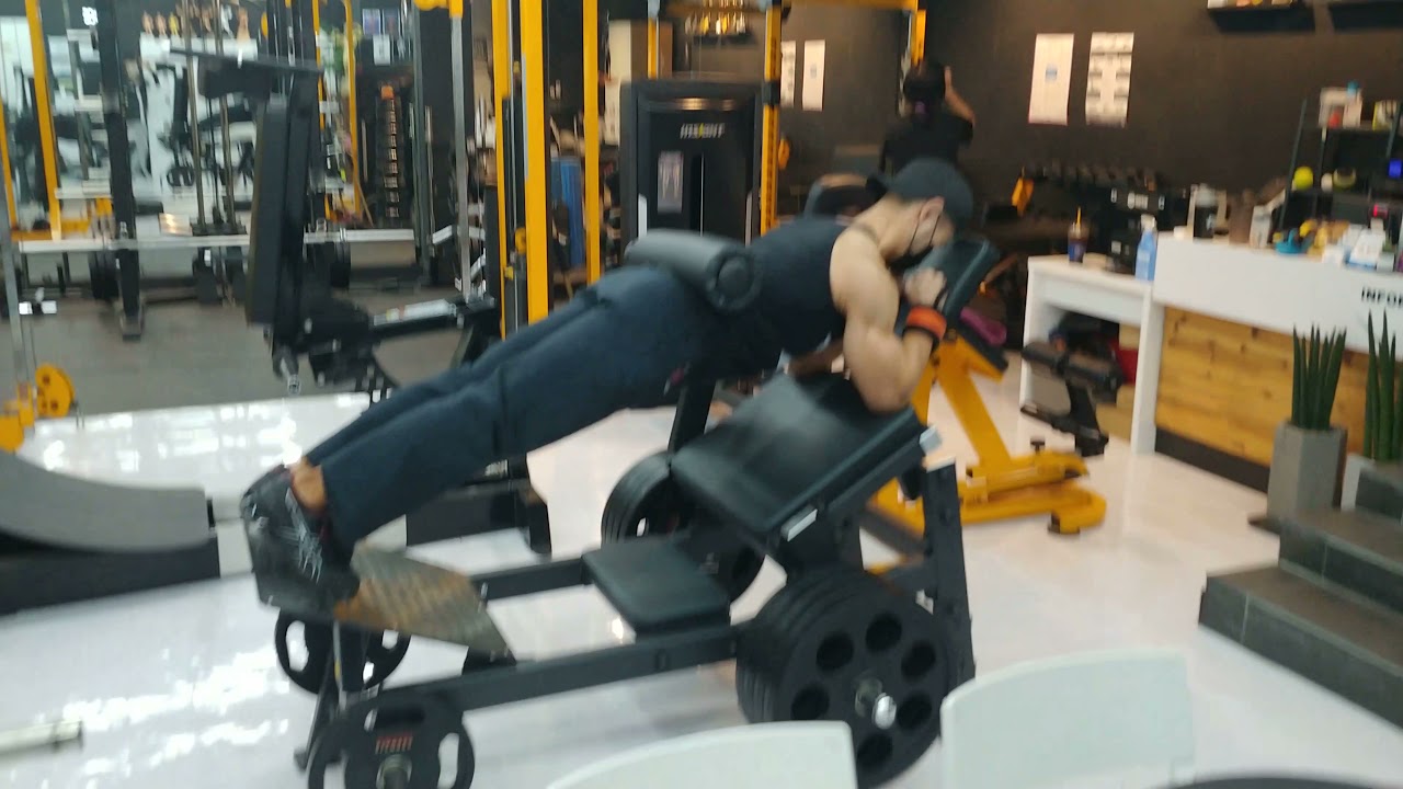 Weighted plank machine - YouTube