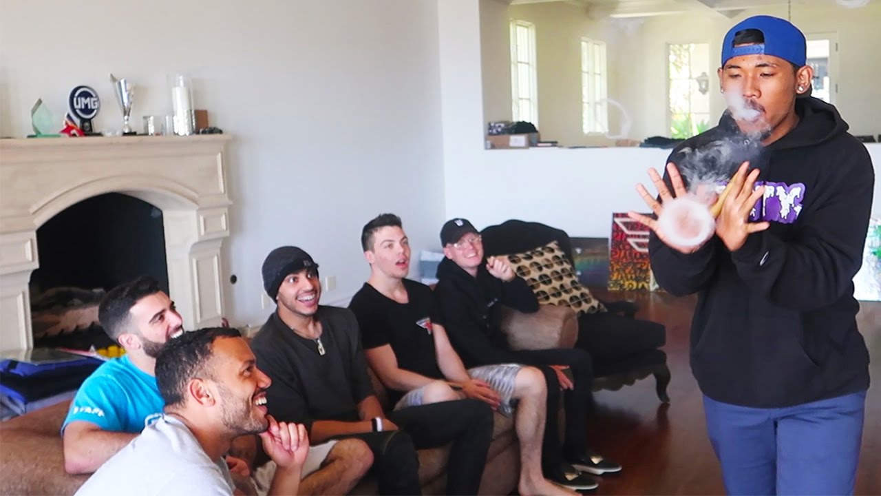 FAZE HOUSE REACTS TO CRAZY VAPE TRICKS (INSANE) - YouTube