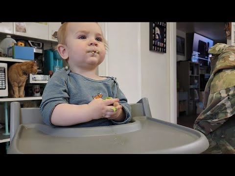 Baby Led Weaning Avocado Waylon 9 Month Old Baby - YouTube