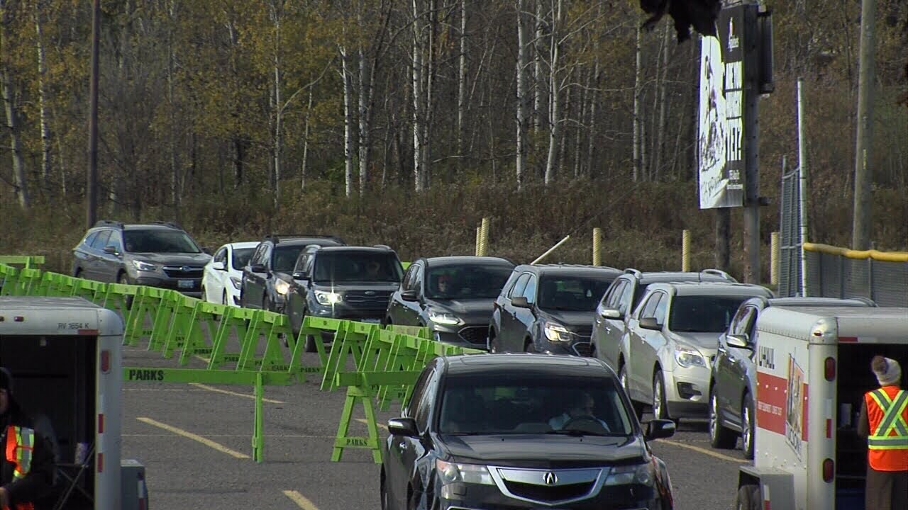 Thunder Bay's first ever drive-thru voting a resounding success - YouTube