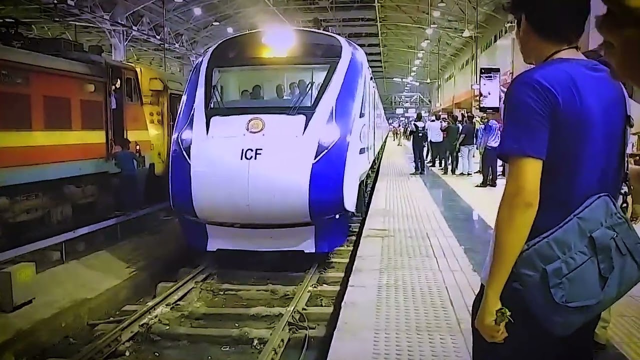 India's Fastest Train Vande Bharat Express Inaugural Run - YouTube