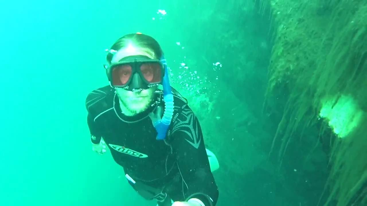 Freediving Hospital Hole aka Fish Hospital: Weeki Wachee River, Florida ...