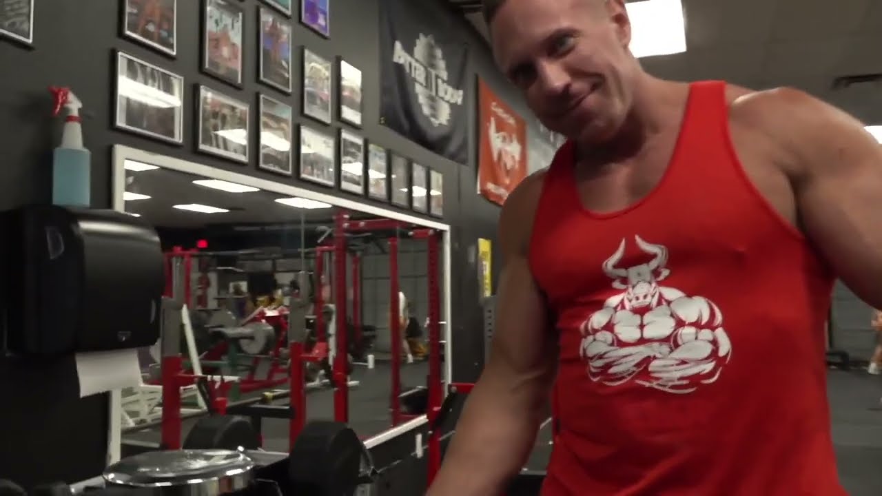 KNUT IS GOING TO BE A PROFESSIONAL BODYBUILDER IN AMERICA?!!!? - YouTube