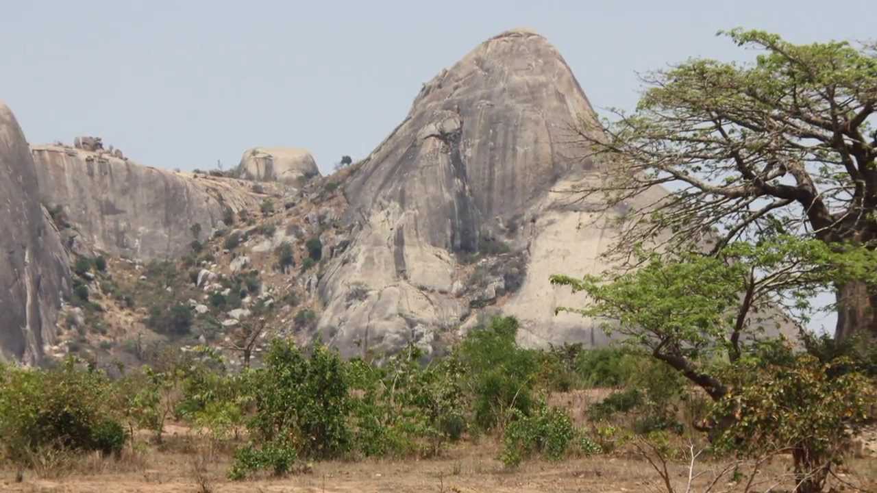 A CAMINHO DO LUBANGO 2013 - YouTube