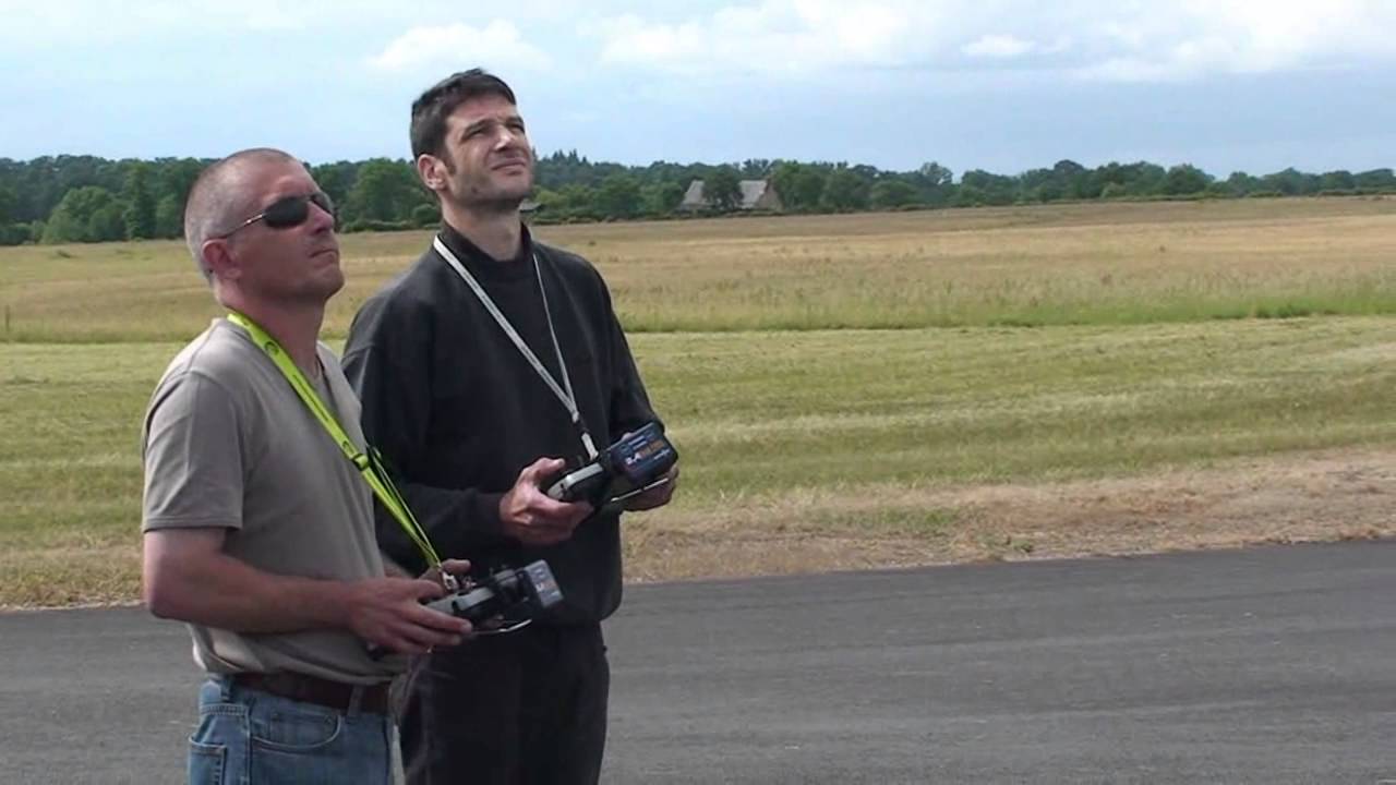 A 400 M IMAA Air Show 2011 - YouTube