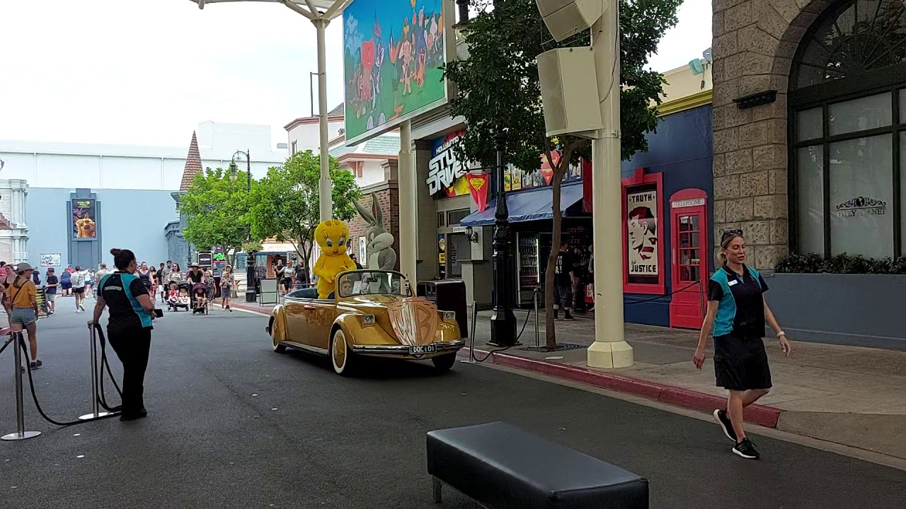 Meet Tweety Bird - YouTube