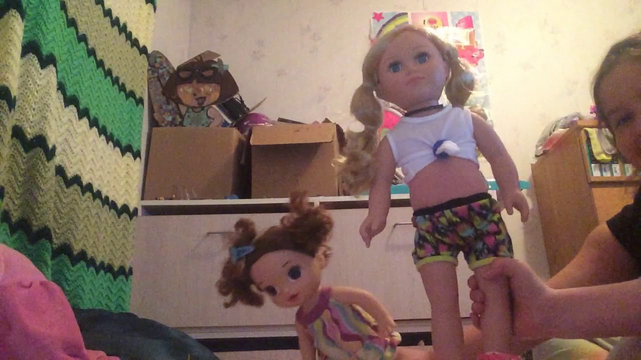 Dumb dolls: first vid and we sing Harry Potter - YouTube