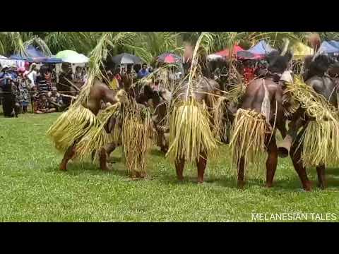 Dancers in traditional attires from Western Province, PNG. - YouTube