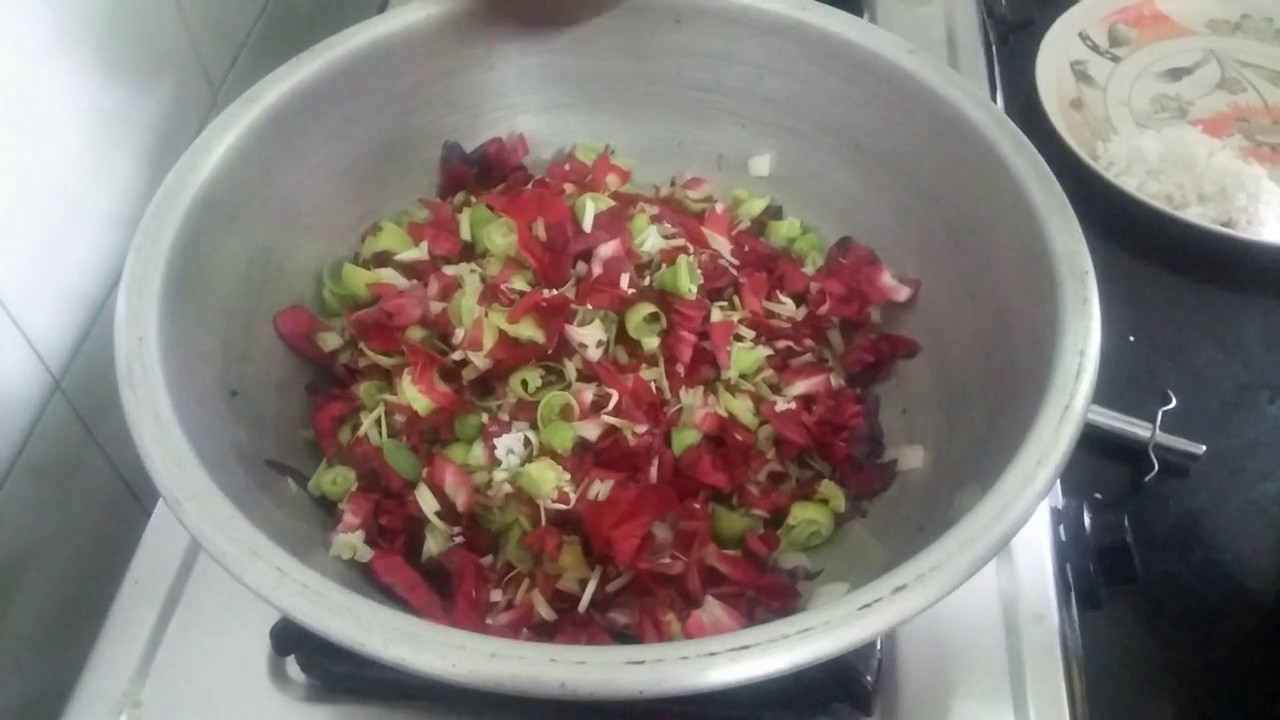 Agathi Poo Poriyal (Hummingbird Flower) in Tamil - YouTube