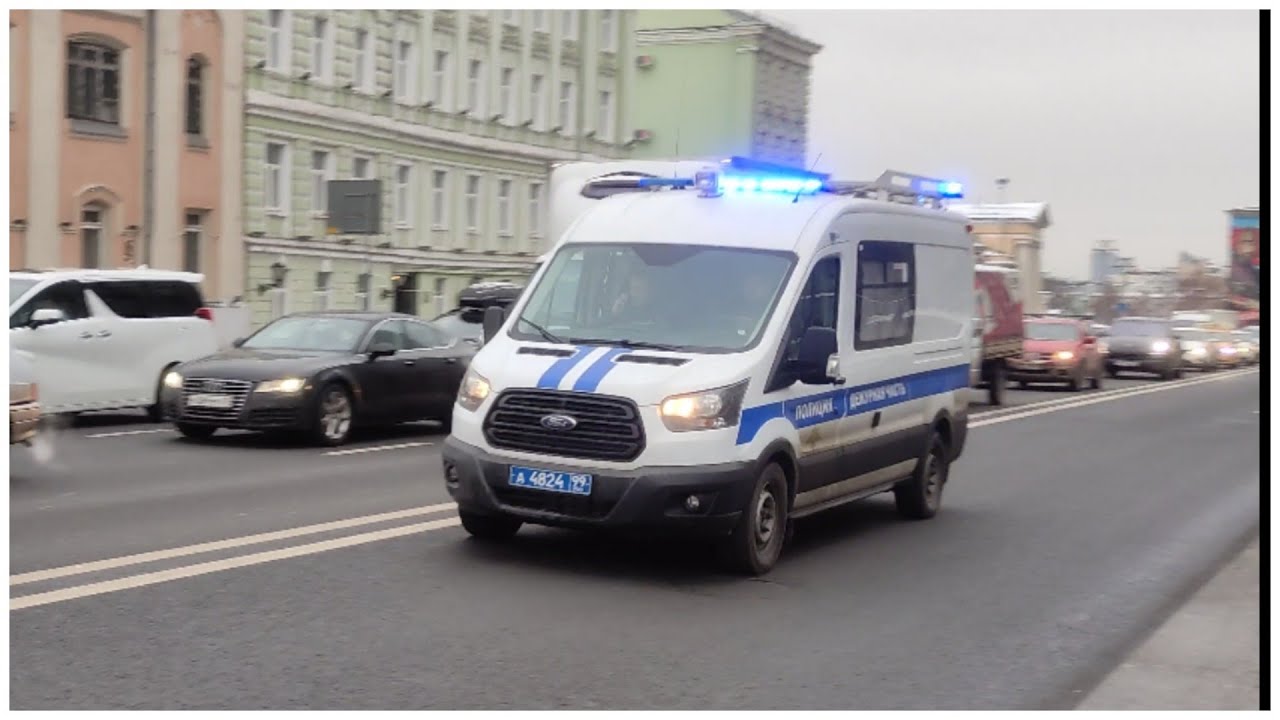 Police Ford Transit responding with siren! - YouTube