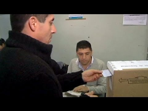 Arjantin'de seçmen yaşı 16'ya iniyor