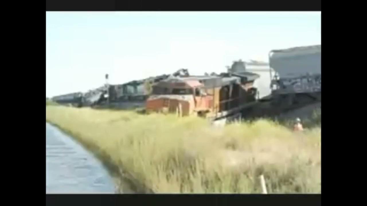 train BNSF #4479 derailment - YouTube