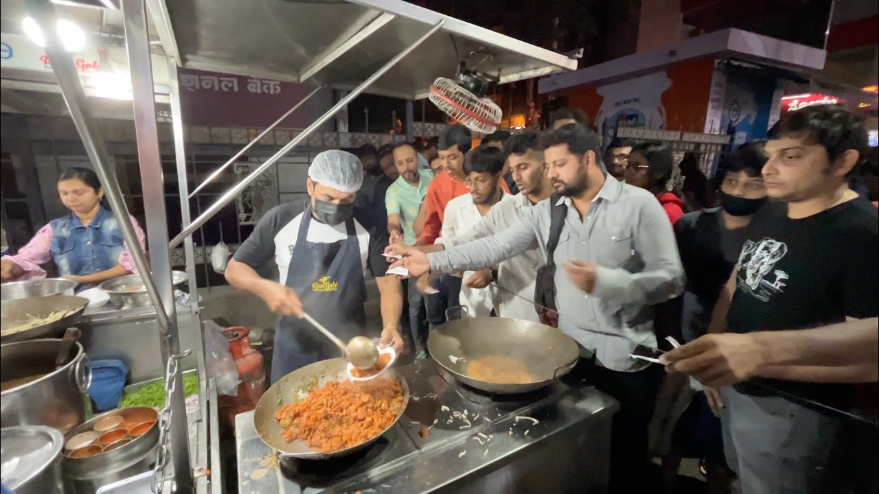 Unbelievable Craze for Eating Gobi Manchurian in Bangalore - YouTube