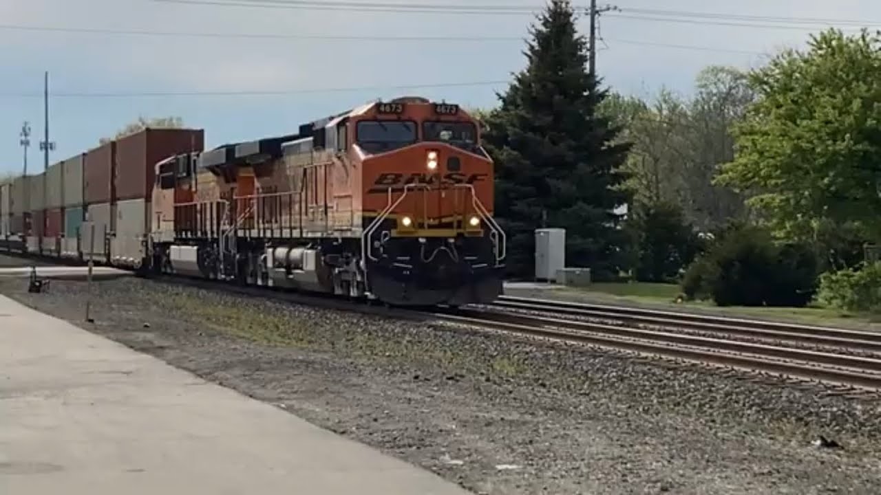 MASSIVE BNSF TRAIN THAT CAME OUT OF CORWITH YARD symbol is 26N - YouTube