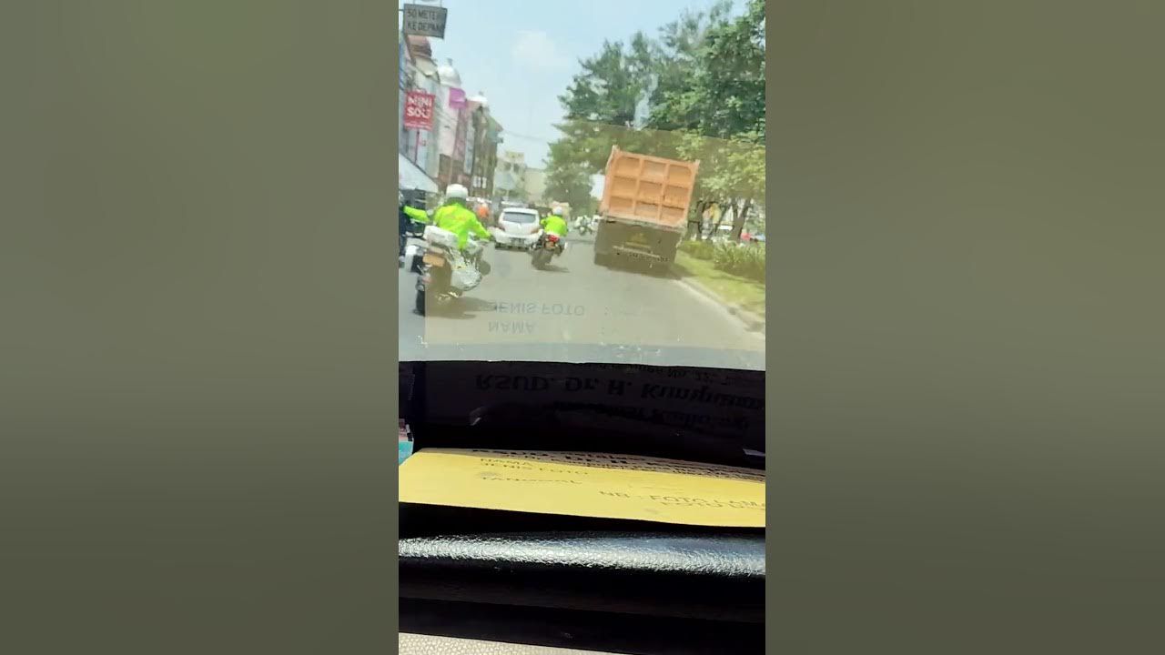 Rujuk Kode 1 Merah Ambulance RSUD. KUMPULAN PANE-TEBING TINGGI Menuju RSUP.H.ADAM MALIK MEDAN ...