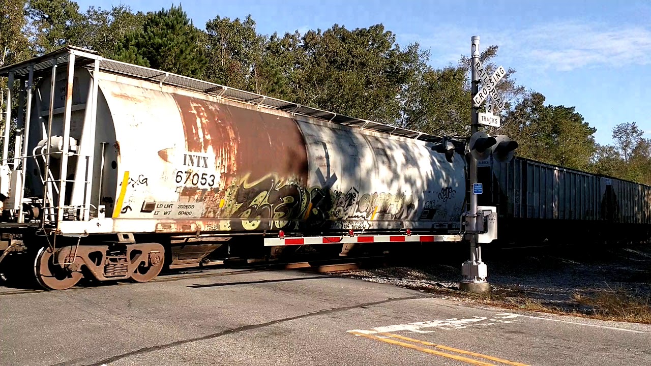 CSX 3300 (ET44AH) Leads SB Train Q471 W/ *A Screaming SD70MAc & Killer ...