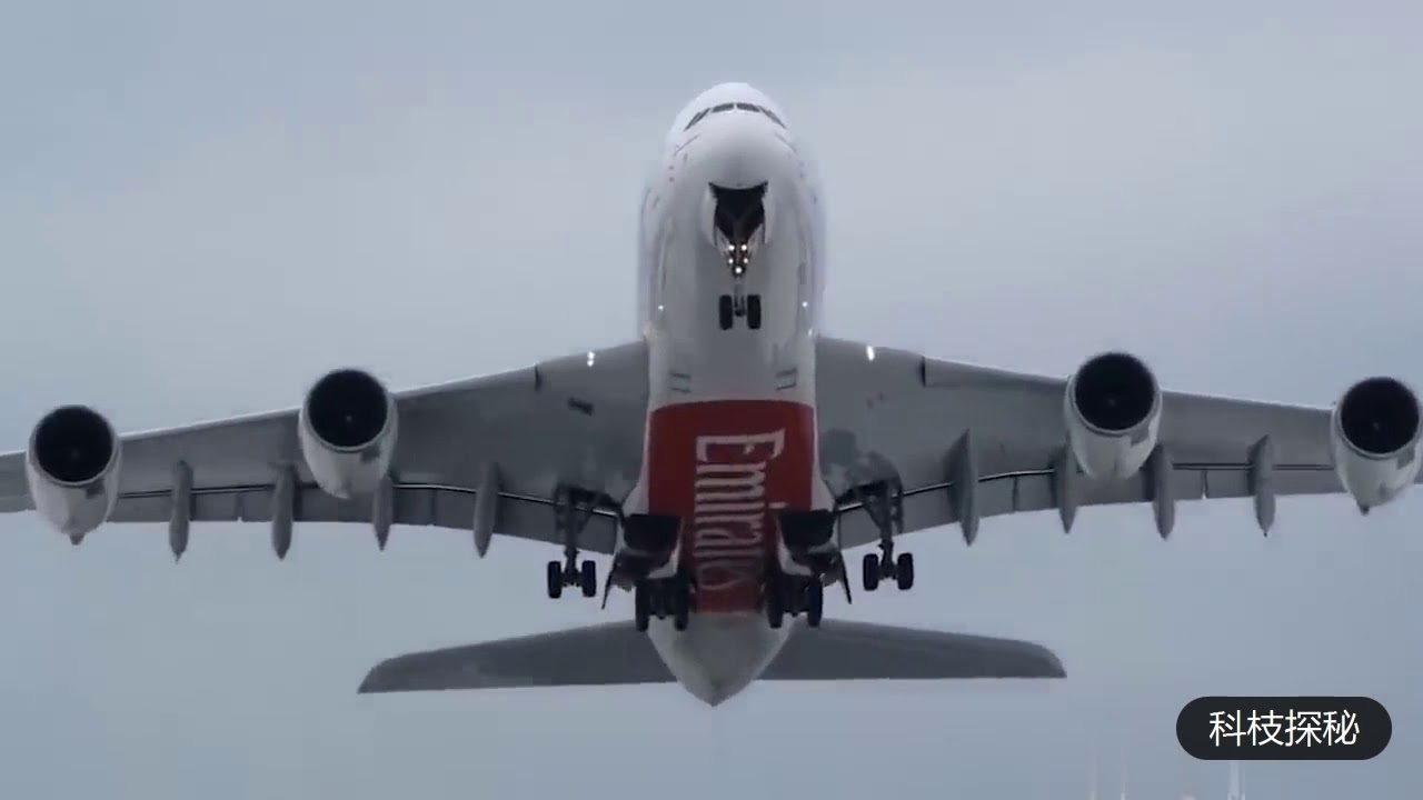 Awesome airplane driving skills!landing moment......... - YouTube