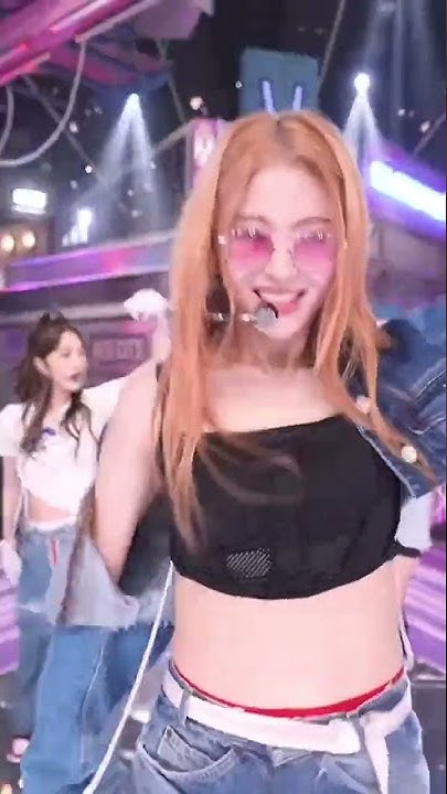 [허윤진] 카메라 툭! feat SBS - YouTube