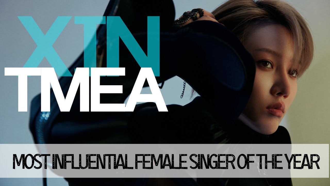 Xin Liu receiving the "Most Influential Female Singer of the Year ...