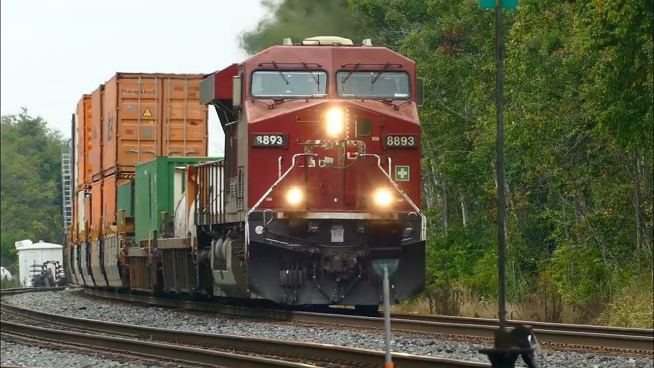 CP 8893 East Passes Spicer - YouTube