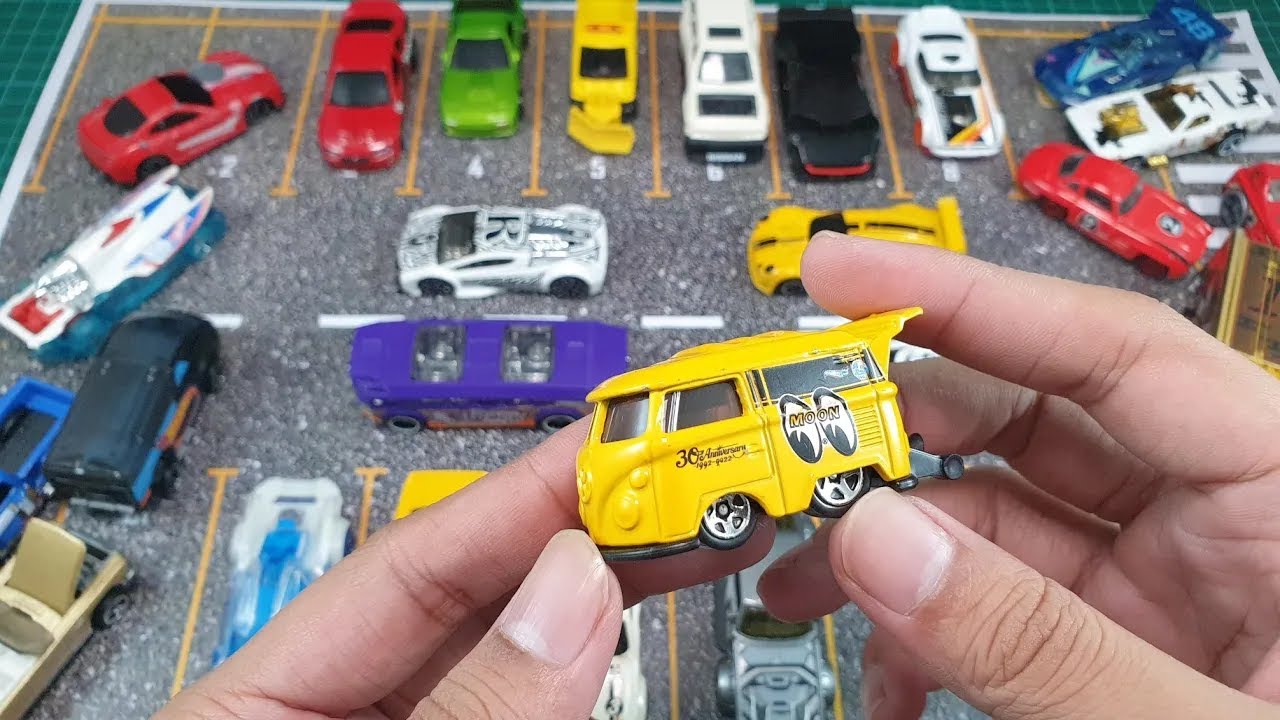 A Quick Video Showing Different Model Cars in Hands - 1099 Cars - YouTube