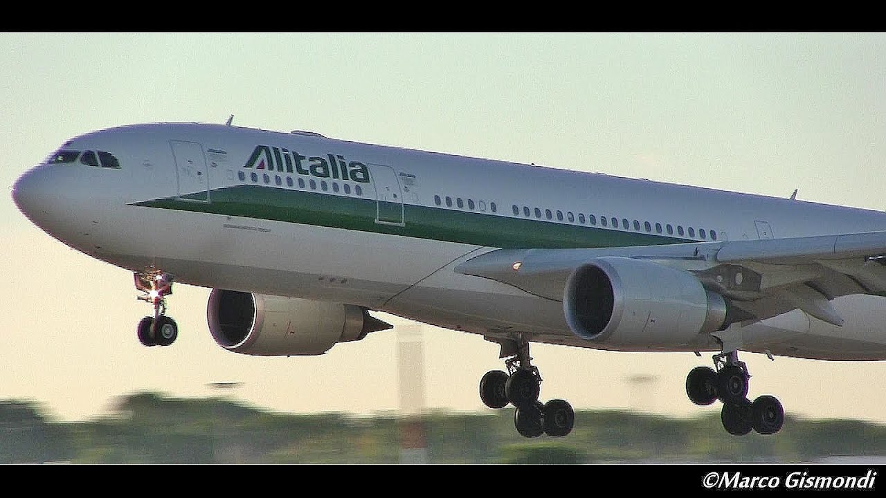 Alitalia B777, A330, A321 come back home at FCO - YouTube