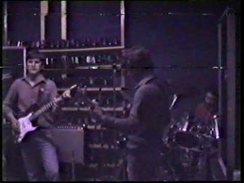 Red Alert, band practice 1986 - YouTube