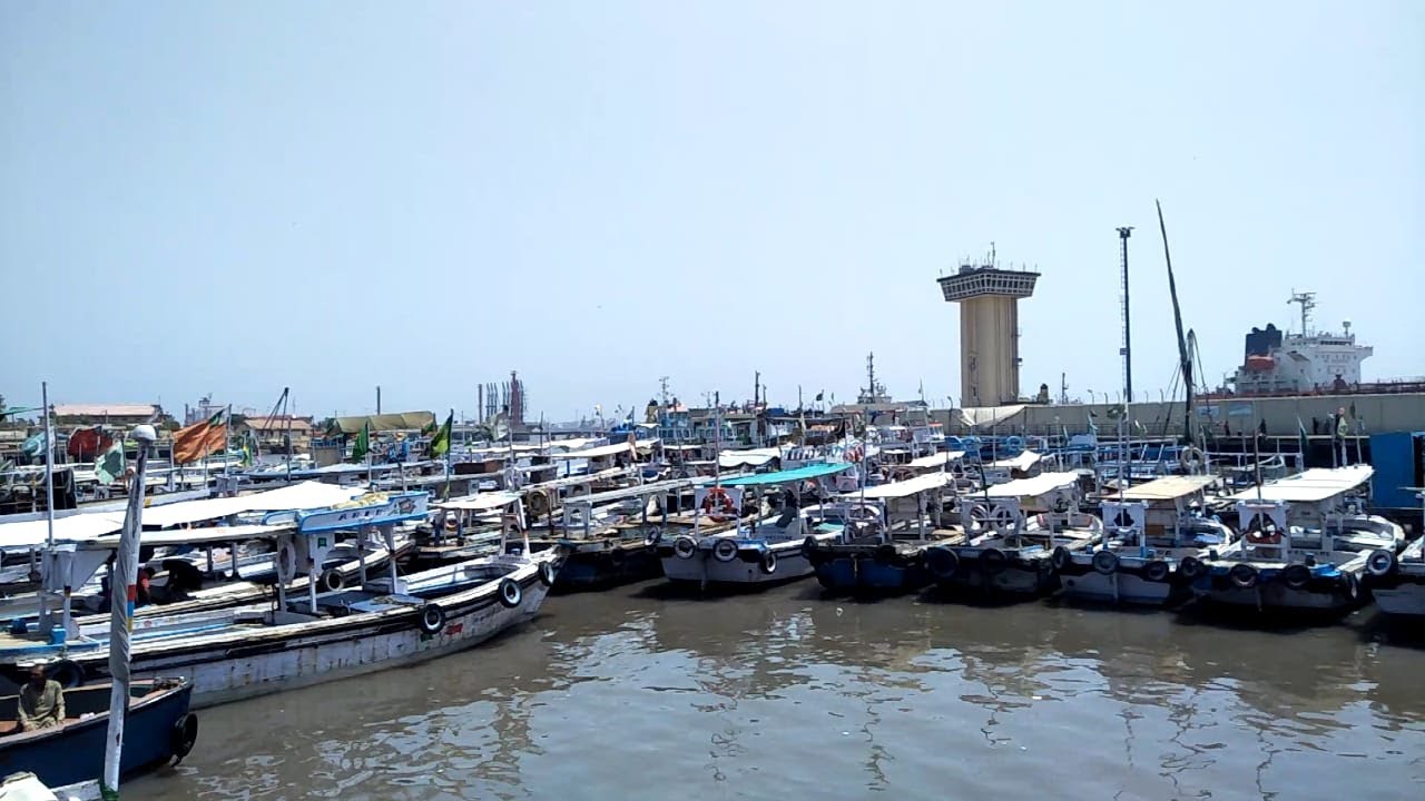 Guide to the Manora Beach Karachi - YouTube