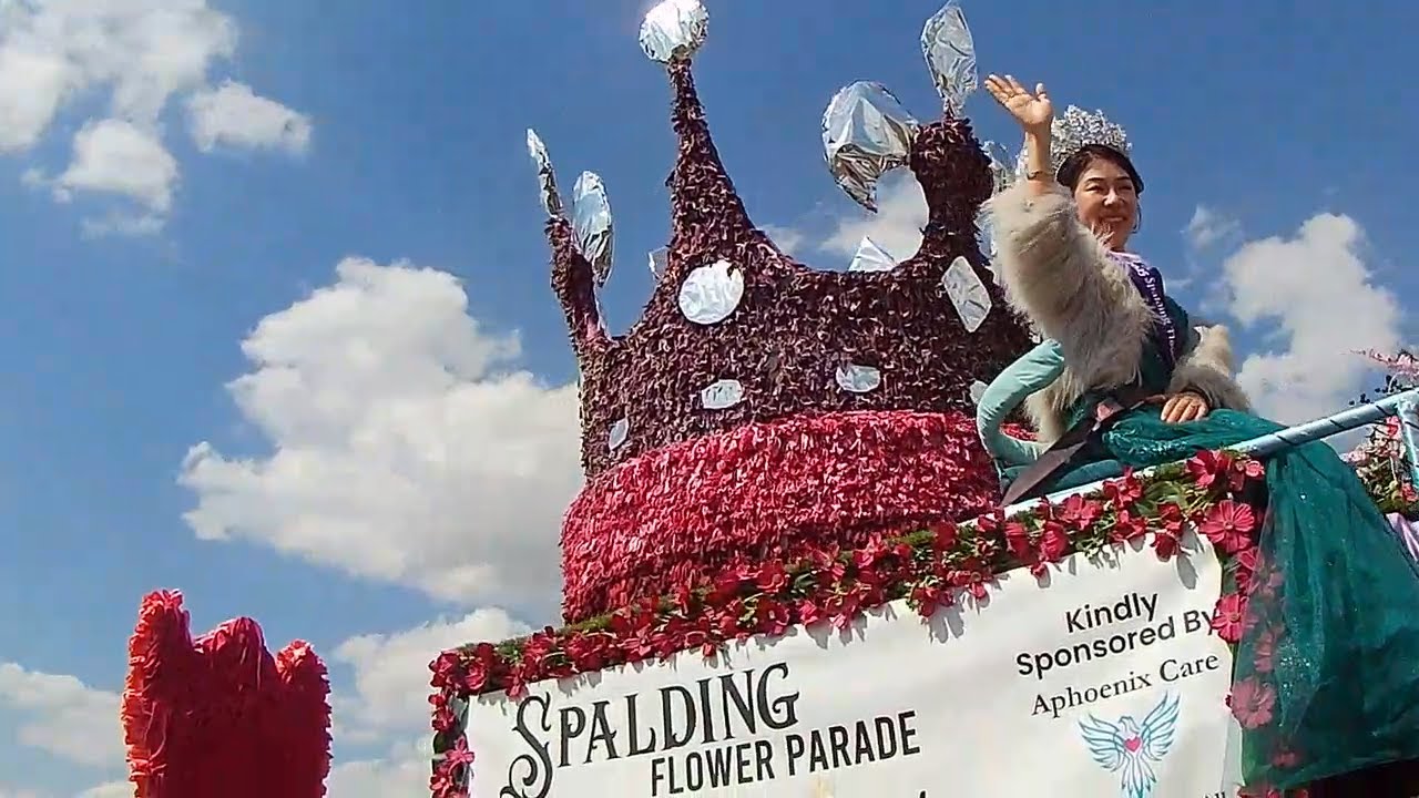 Spalding Flower Festival Parade 2025, and a walk in the Spring's field ...