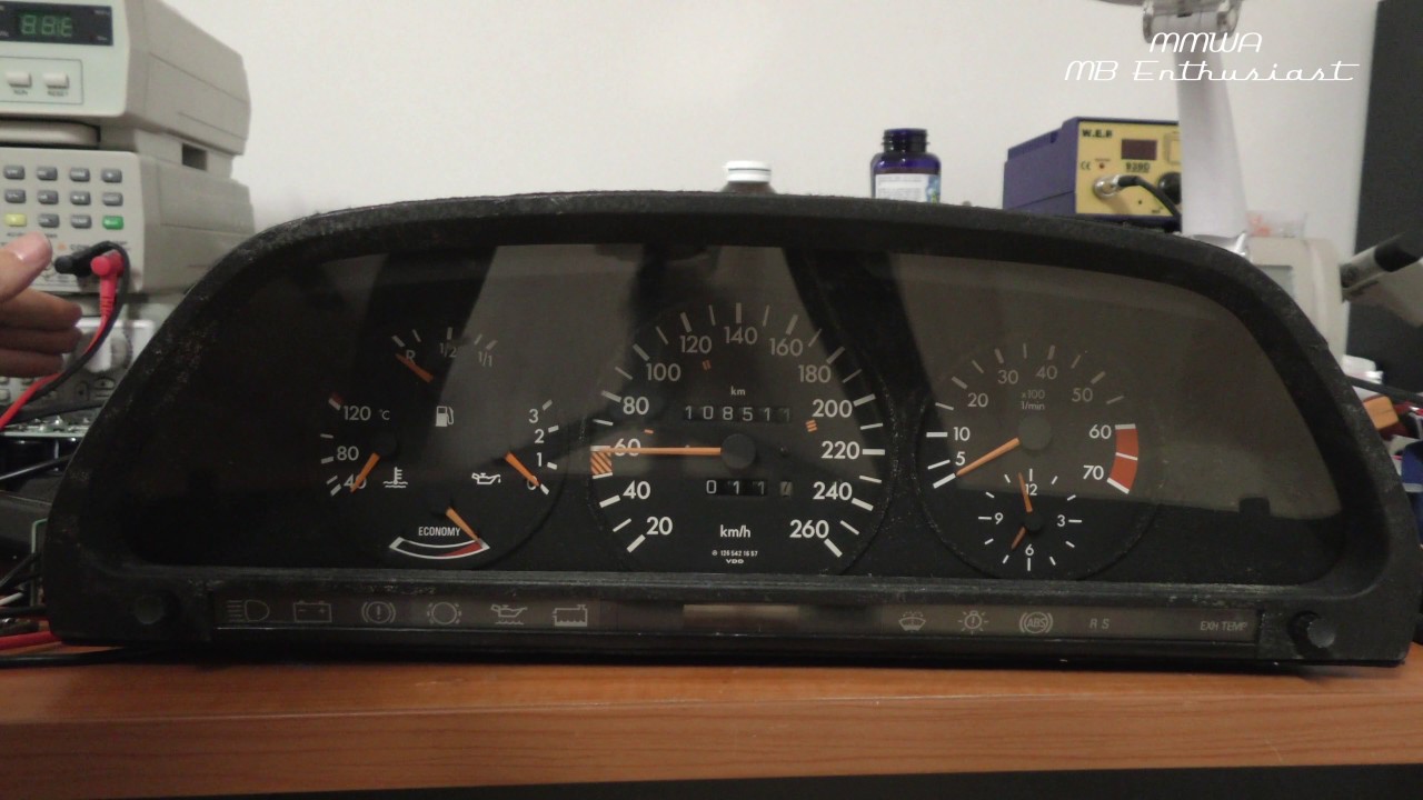 W126 speedo on a signal generator - test - YouTube
