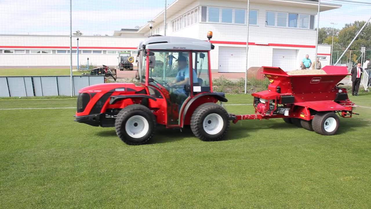 Toro ProPass 200 homokszóró gép - YouTube