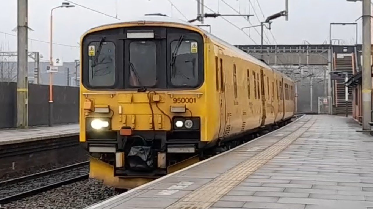 Network Rail 950001 powers through Bescot Stadium | 2Q08 from ...