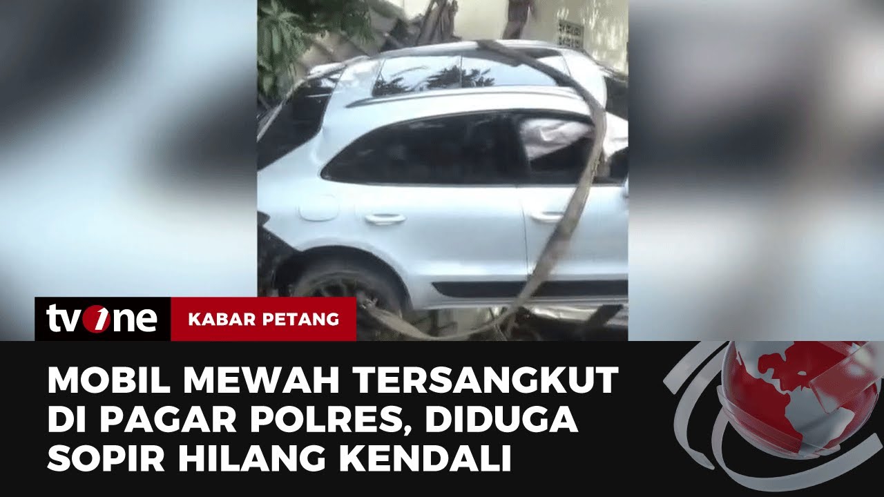 Mobil Porsche Mewah Tabrak Tembok Samapta Polrestabes Medan | Kabar ...