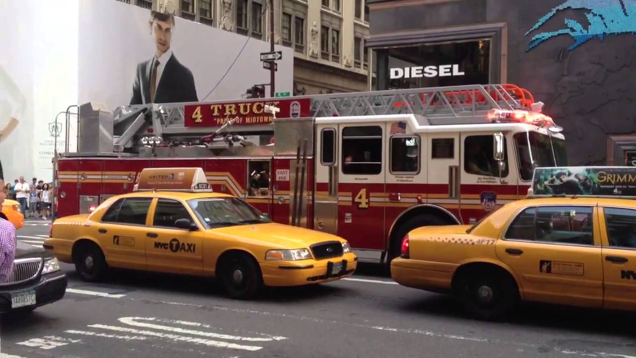 New York City Fire Engine - Very Loud! - YouTube