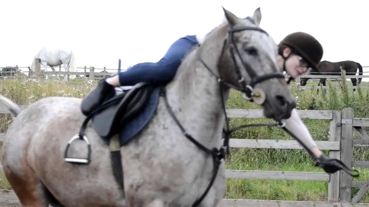 Dramatic Horse Fall - YouTube