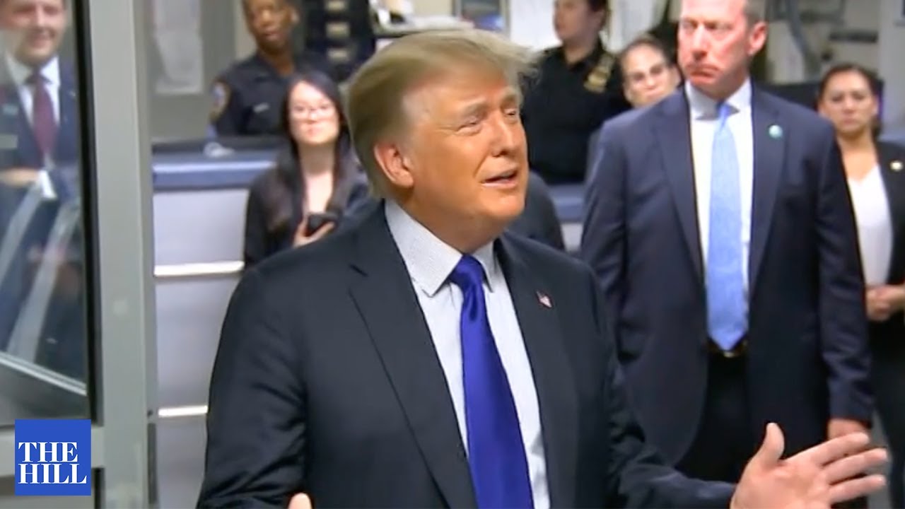 Donald Trump visits NYPD on 9/11 anniversery - YouTube