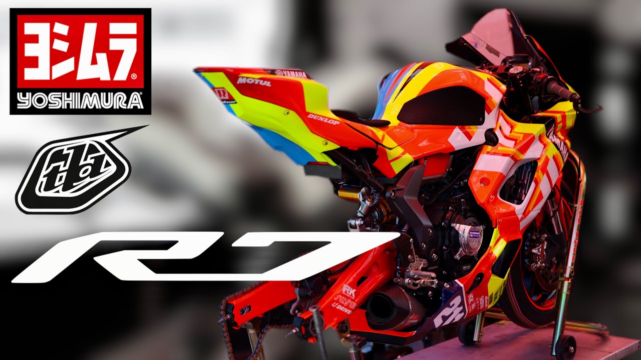 Up close look, Yamaha R7! - YouTube